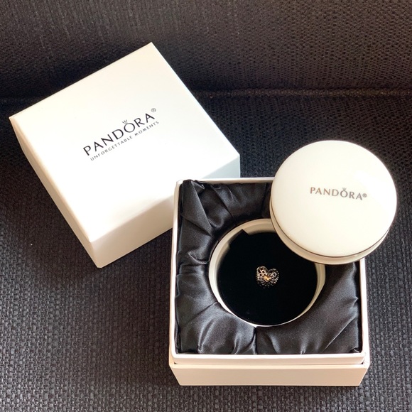 Pandora | Jewelry | Pandora Limited Edition Vintage Heart Gift Set ...